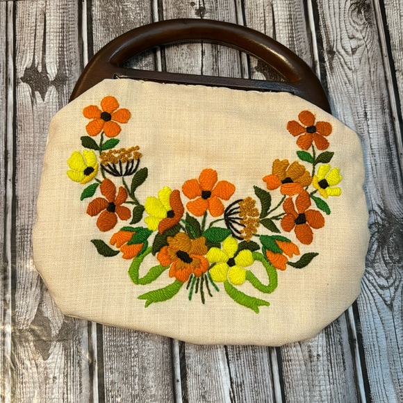 Vintage | Bags | Vintage Embroidered Floral Handmade 7s Wooden Handle ...